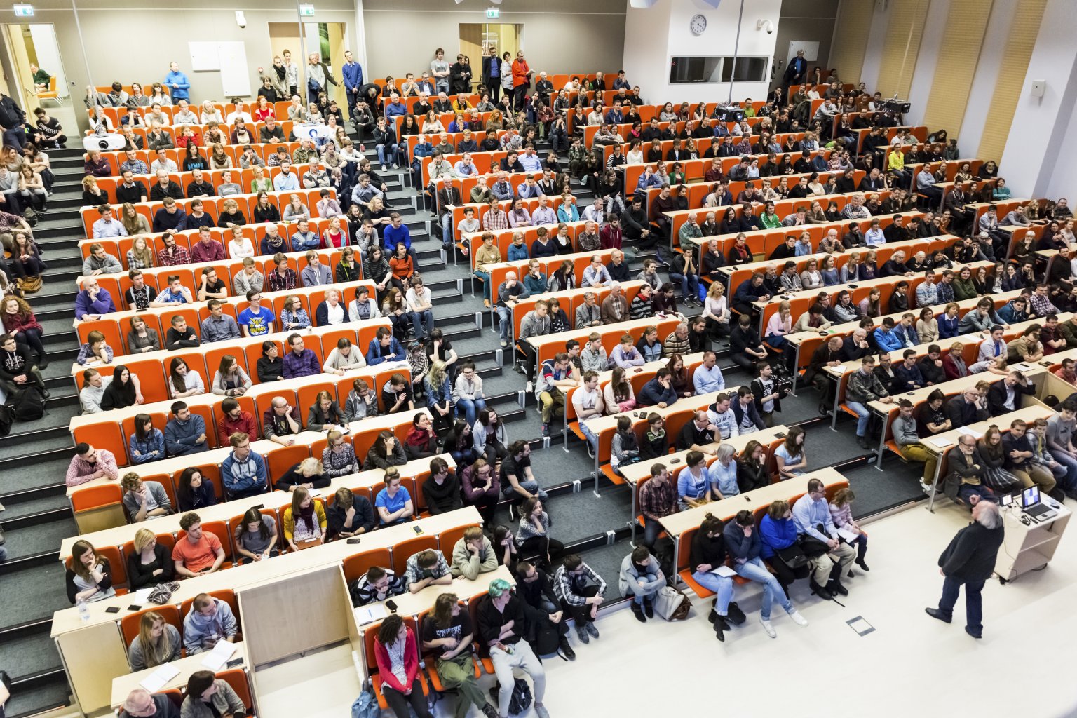 Wykład Prof. Ute Kolb -3D electron diffraction (3DED) - solving crystal ...